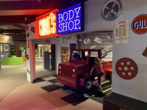 Boonshoft Museum of Discovery with kids | Seek Discover Learn