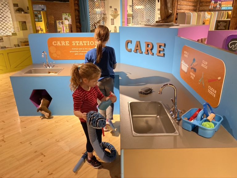 Boonshoft Museum of Discovery with kids | Seek Discover Learn